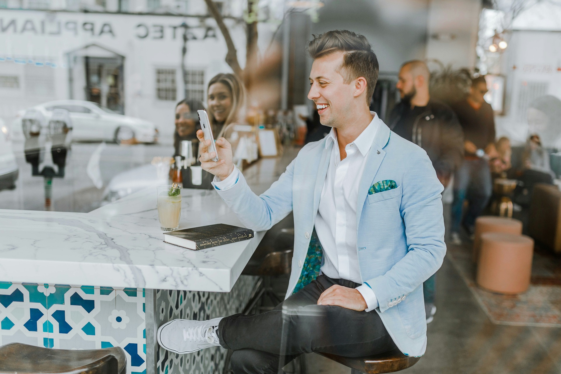 9 Proven Online Dating Tips for Single Men Looking for Love - Modded