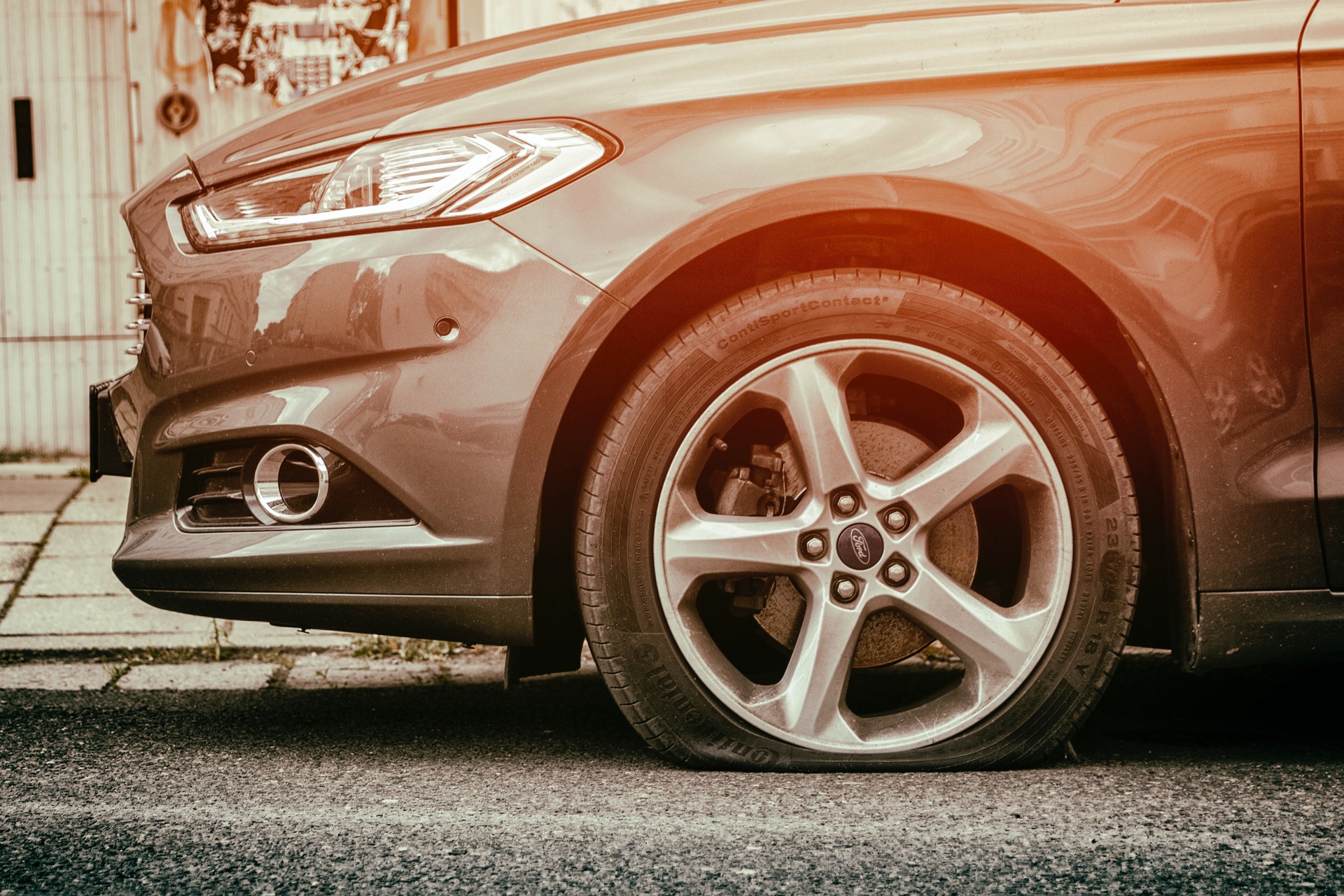 Five Reasons to Stop Your Car Immediately - Modded