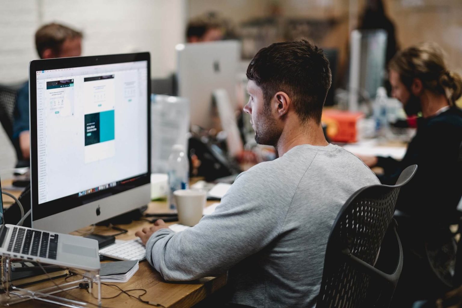 18 Ways to Exercise While Working on a Computer - Modded